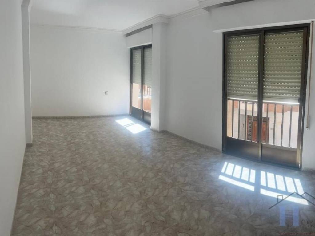 Venta Piso El Ejido. Piso de cuatro habitaciones en Calle Francisco Villaespesa 26. Muy buen ...