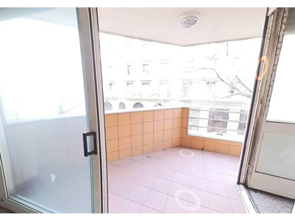 Venta Piso Barcelona. Piso de cuatro habitaciones, Muy buen estado, segunda planta, con balcón ...