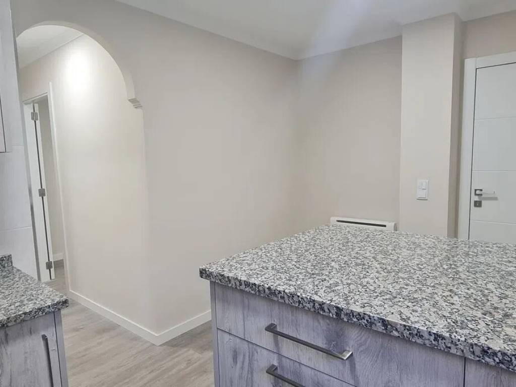 Venta Piso Santiago de Compostela. Piso de dos habitaciones en Calle De ...