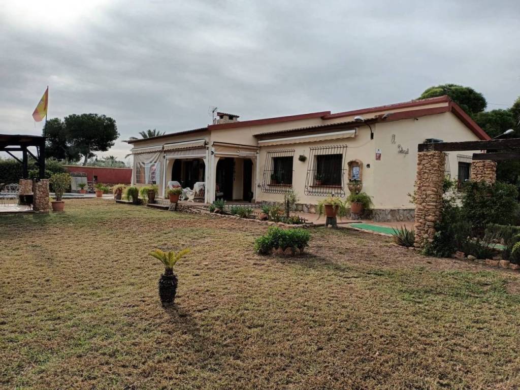 Venta Chalet en Pd Altet 2109 Elche - Elx. Muy buen estado, con terraza ...
